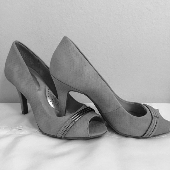 dexflex comfort | Shoes | Dexflex Comfort Gray Open Toes Stilettos ...